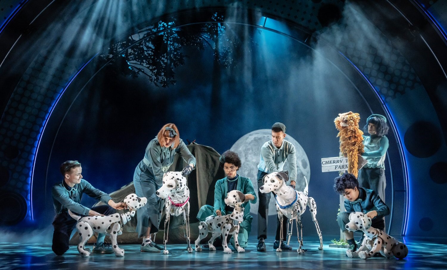 Review – 101 Dalmatians (UK Tour) – Empire Theatre, Liverpool - Good ...
